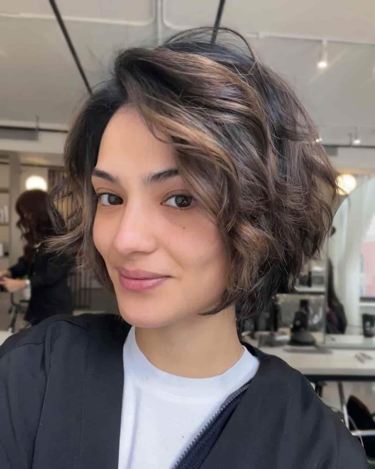 Stylish Short Hair With Layers: Trendy Looks For Every Occasion ...