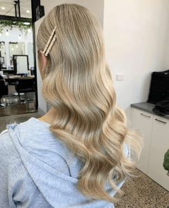 30 Stunning Graduation Hairstyles To Make Your Big Day Unforgettable ...