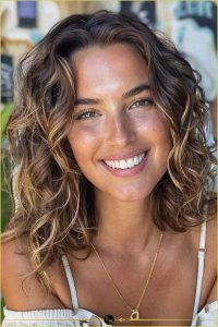 38 Gorgeous Face-Framing Layers Medium Hair To Elevate Your Look ...