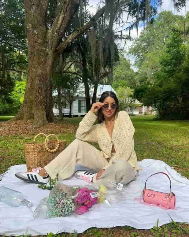 25 Pretty Fall Picnic Outfits That Perfectly Blend Comfort And Style ...
