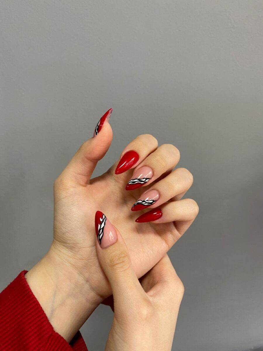 Stunning Red Fall Nails To Elevate Your Autumn Style! - Glamour Corner