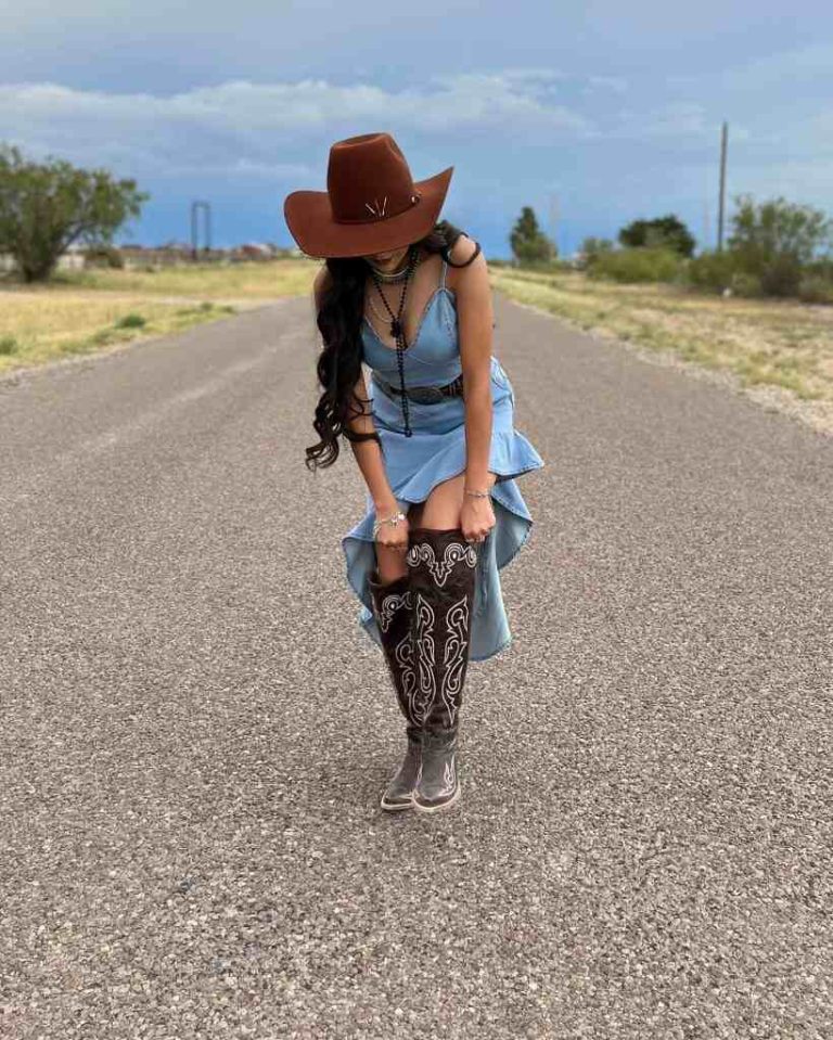 Western Outfits Every Woman Should Try: From Classic Cowboy To Chic ...