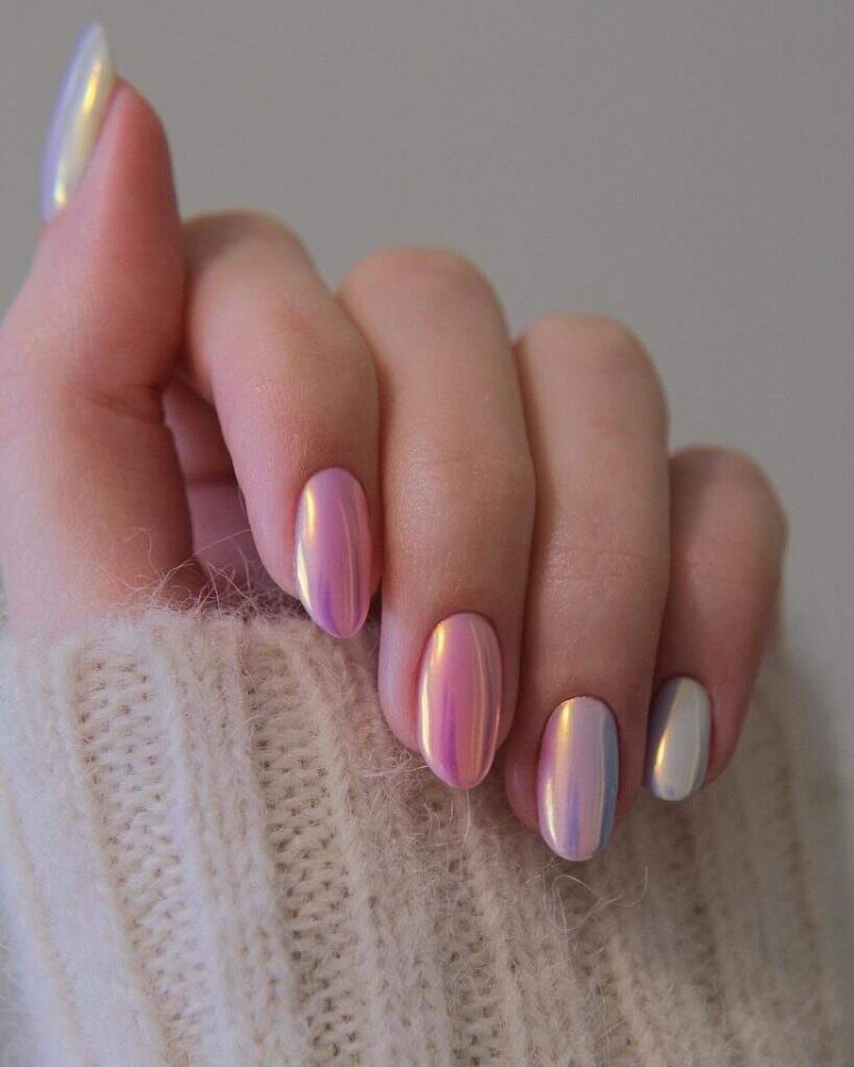 Irresistible Pink Chrome Nails That Will Make Your Hands Dazzle ...