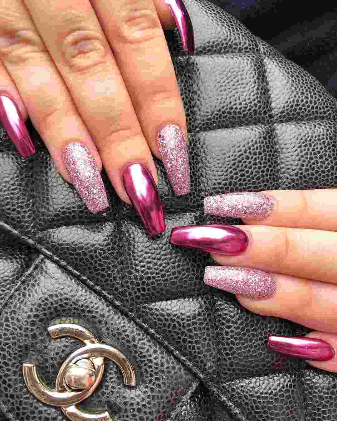 Irresistible Pink Chrome Nails That Will Make Your Hands Dazzle ...