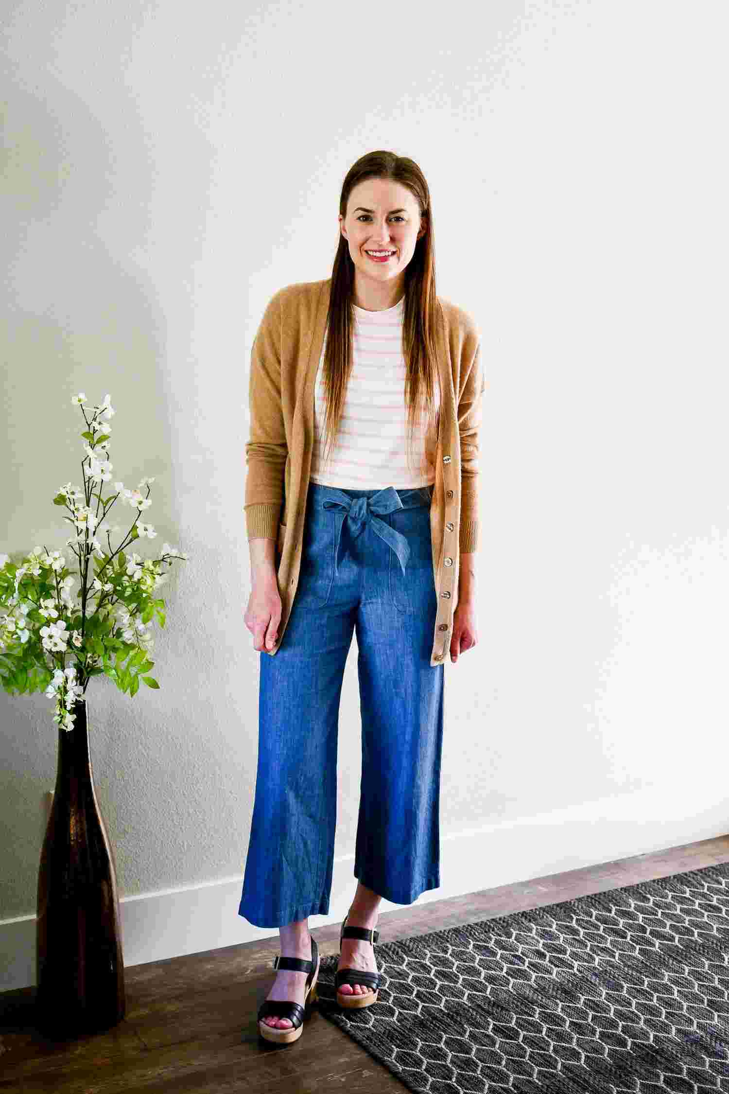 Chic And Comfortable Casual Friday Work Outfits To Elevate Your Office ...