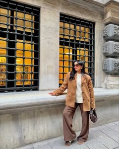 Istanbul Outfit Ideas: Chic & Trendy Looks For Every Occasion - Glamour ...