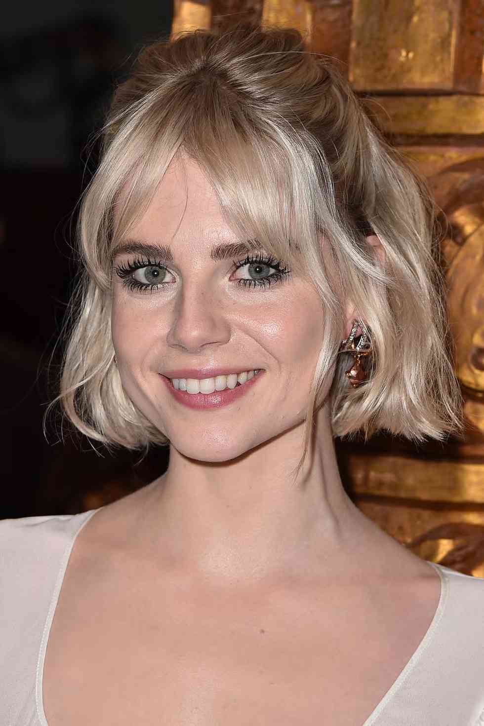 Top Bangs Hairstyles To Try For A Cute And Fresh Look! - Glamour Corner