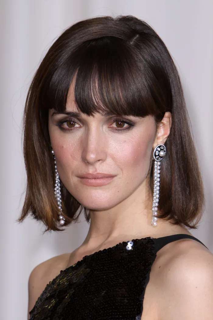 21 Flattering Hairstyles For Pear Shaped Faces That Perfectly Balance ...