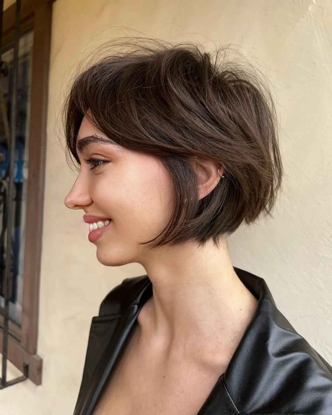 Best Short Hair Cuts For Women In Simple And Easy Styles! - Glamour Corner