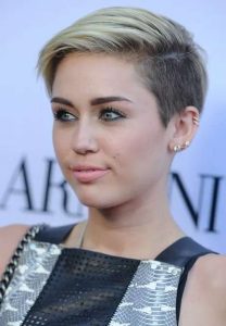 Best Short Haircuts For Women That Are Easy And Stylish! - Glamour Corner