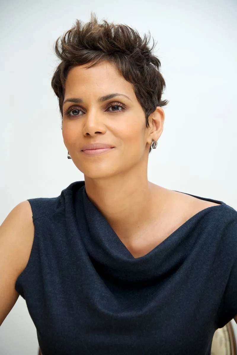 Best Short Hair Cuts For Women In Simple And Easy Styles! - Glamour Corner