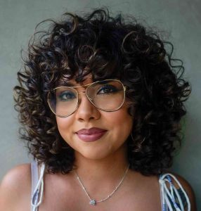 21 Flattering Hairstyles For Pear Shaped Faces That Perfectly Balance ...
