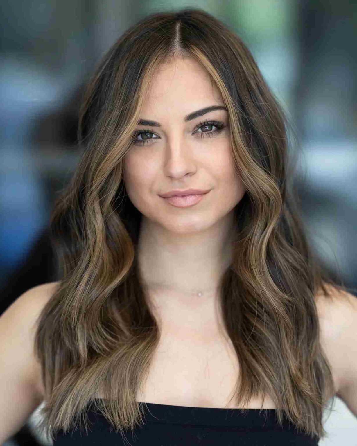 21 Flattering Hairstyles For Pear Shaped Faces That Perfectly Balance ...
